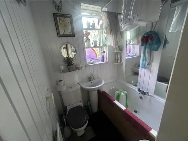 Room at Cinderford Way, Greater London