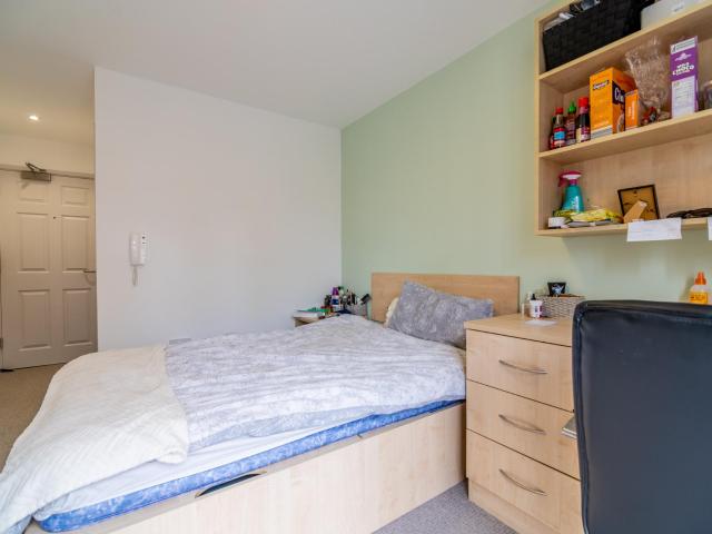 Room at City Centre Arcade, Birmingham