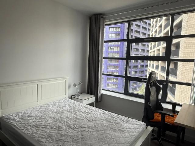 Room at City Island Way, Greater London