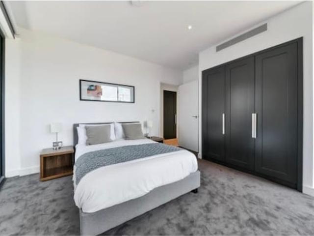 Room at City Island Way, Greater London
