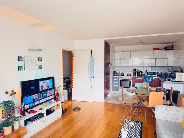 Room at City Road East, Manchester