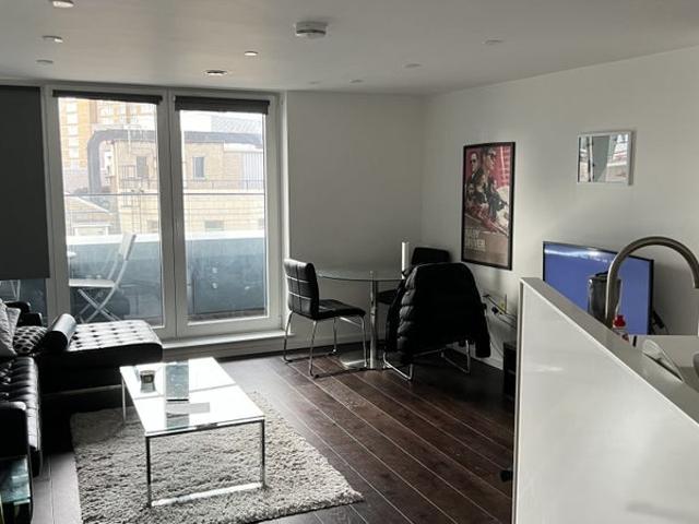 Room at City Road, Greater London