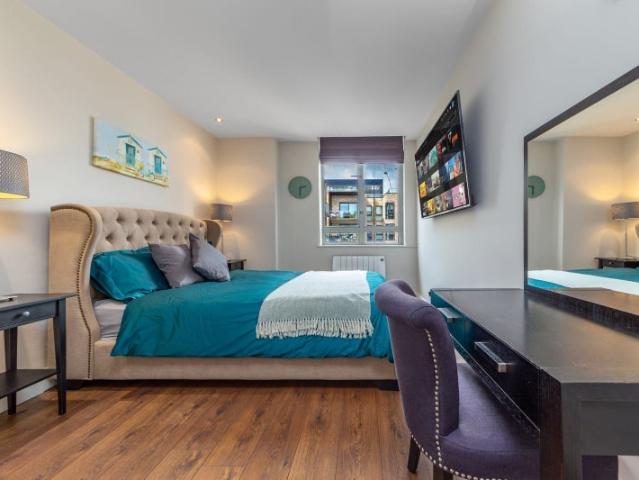 Room at City Road, Greater London