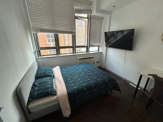 Room at City Road, Greater London