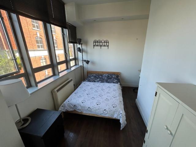 Room at City Road, Greater London