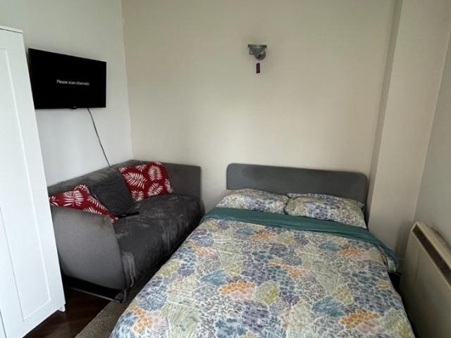 Room at City Road, Greater London