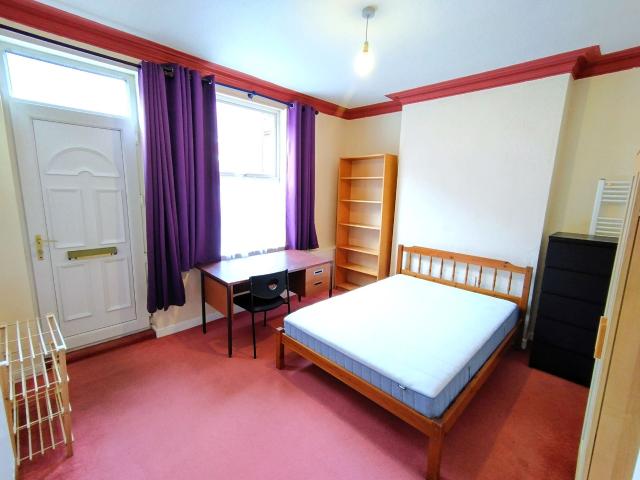 Room at City Road, Nottingham
