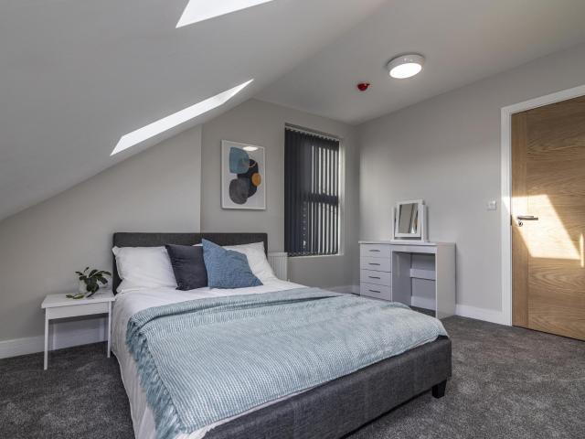 Room at City Road, Nottingham