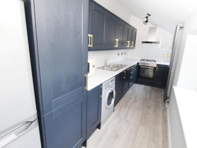 Room at City Road, Nottingham