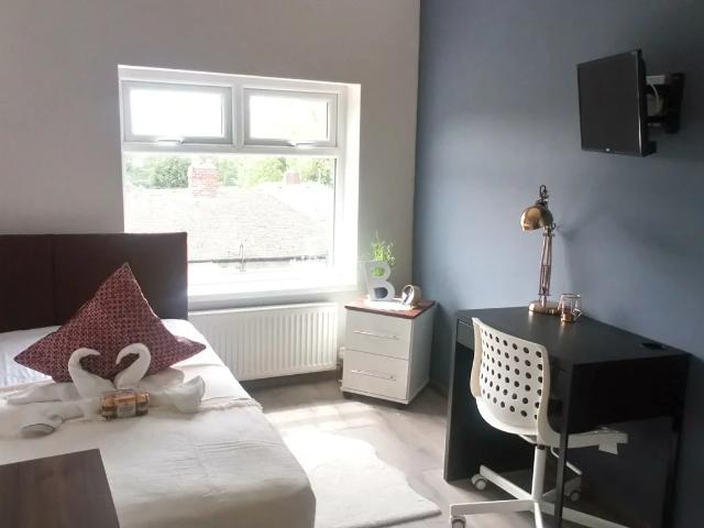 Room at City Road, Sheffield