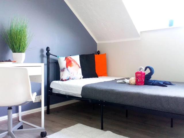 Room at City Road, Sheffield