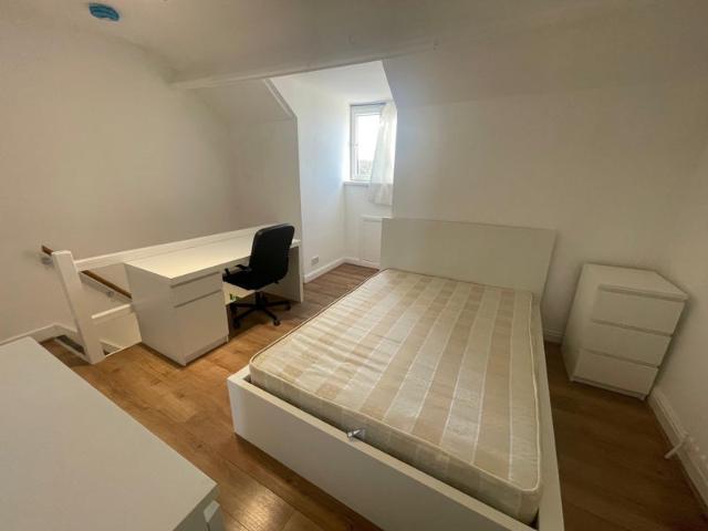 Room at City Road, Sheffield