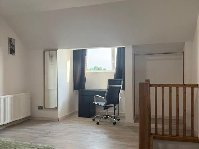 Room at City Road, Sheffield