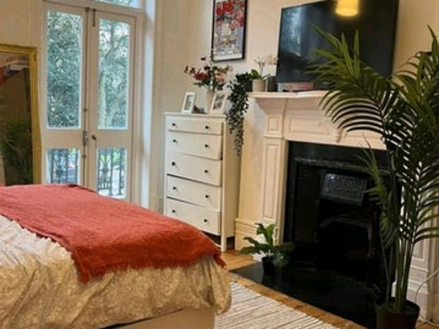 Room at Clapham Common North Side, Greater London