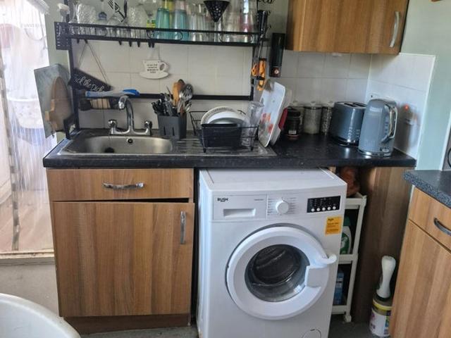 Room at Clapham Road Estate, Greater London