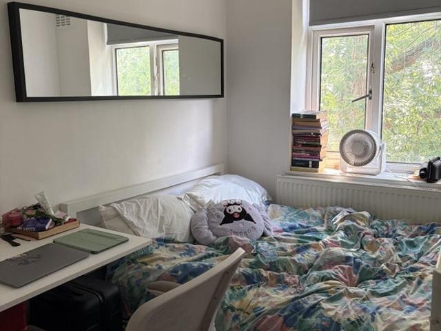 Room at Clapham Road Estate, Greater London
