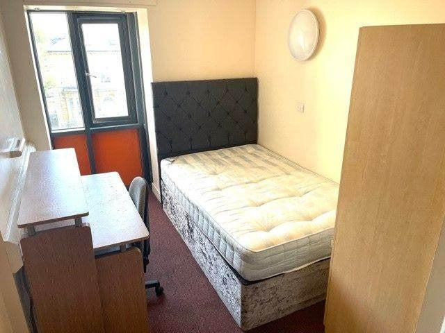 Room at Claremont, Bradford