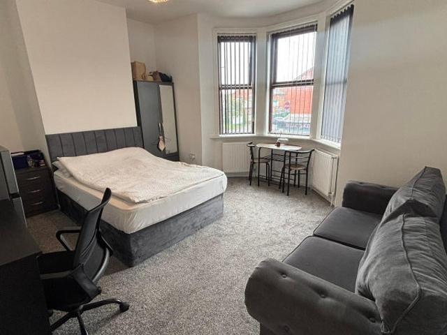 Room at Claremont Road, Manchester