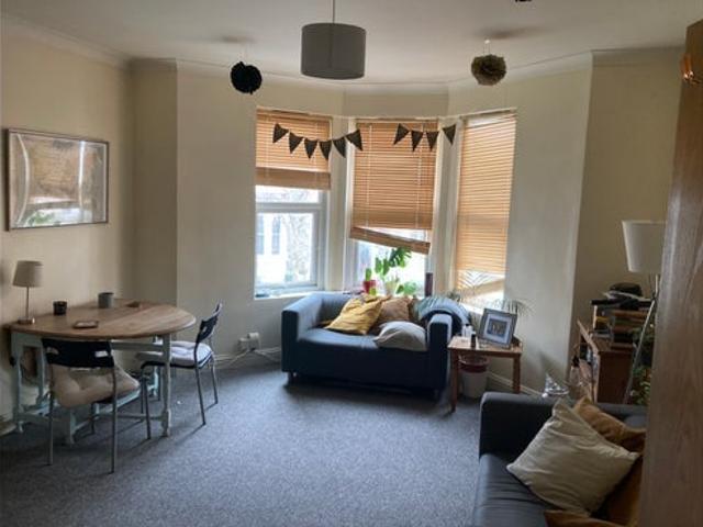Room at Claremont Road, Bristol