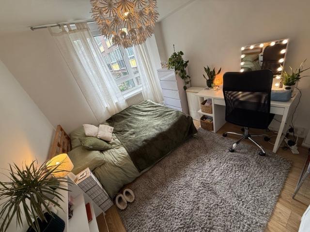 Room at Clarence Gardens, Greater London