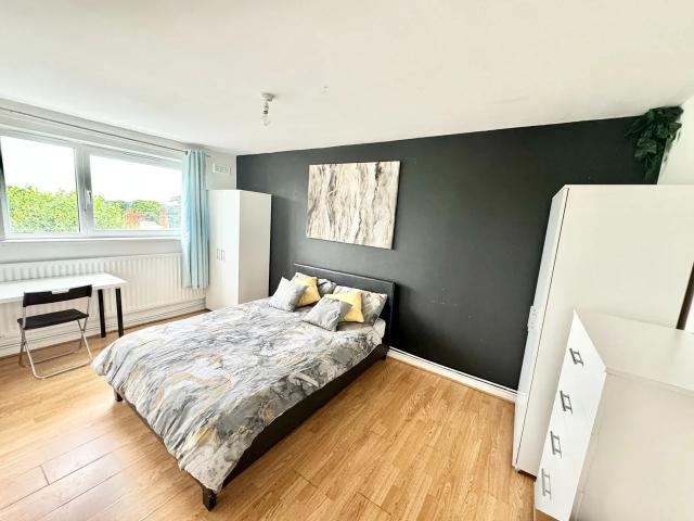 Room at Clarence Lane, Greater London
