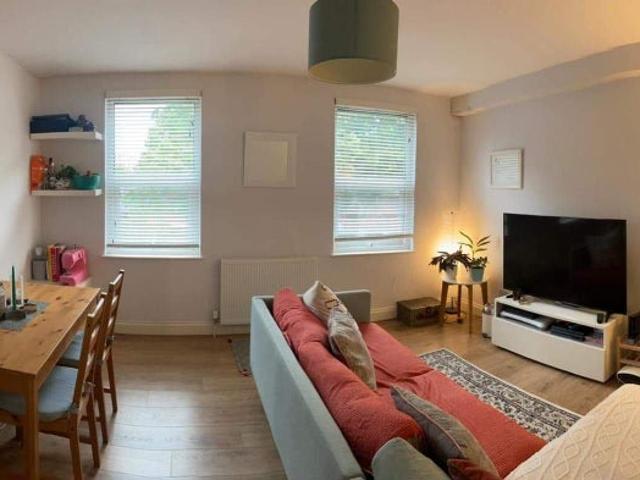 Room at Clarence Road, Greater London