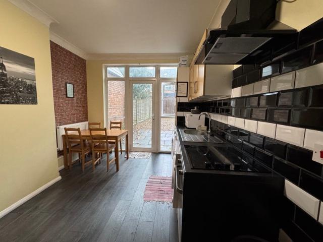 Room at Clarence Road, Greater London