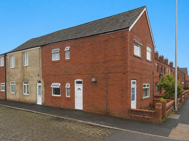 Room at Clarence Street, Hindley