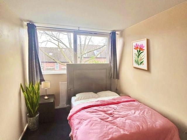 Room at Clarendon Walk, Greater London