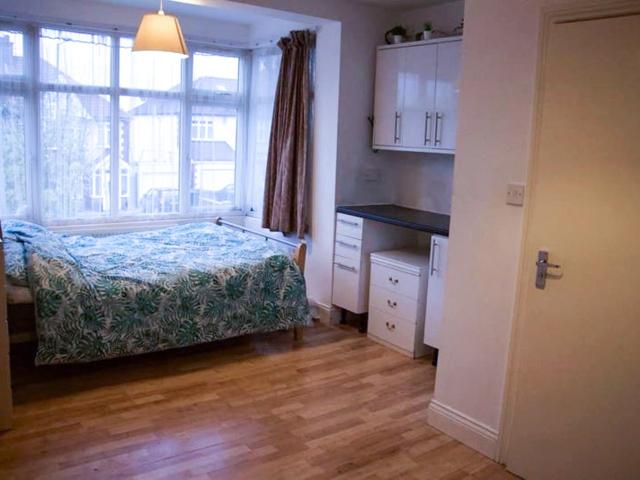 Room at Clarendon Gardens, Greater London