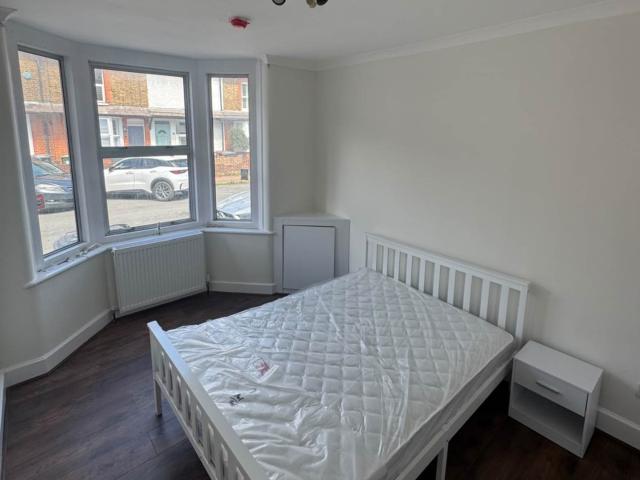 Room at Clarendon Road, Hertsmere
