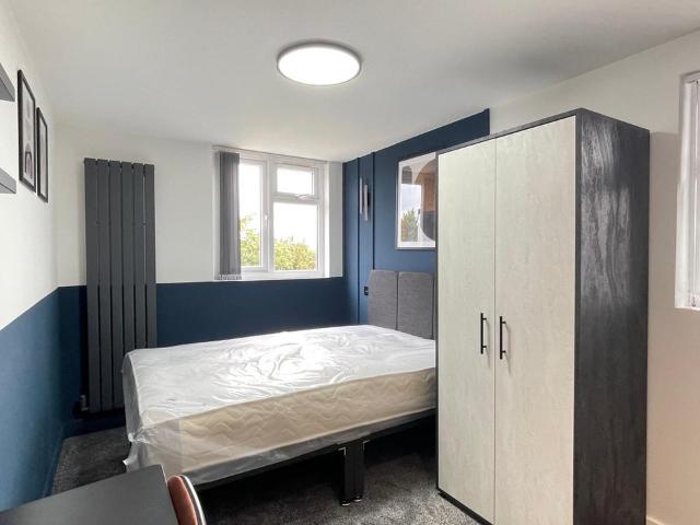 Room at Clarendon Road, Luton