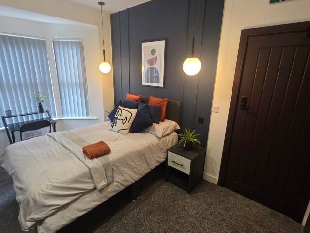 Room at Clarendon Road, Luton
