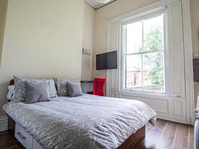 Room at Clarendon Road, Leeds