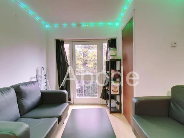 Room at Clarendon Road, Leeds