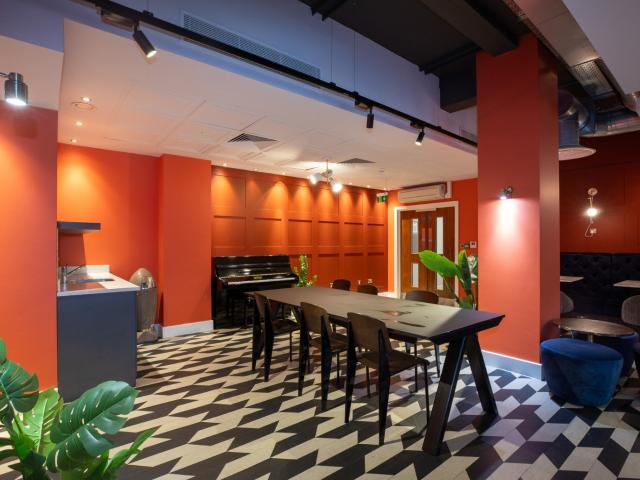 Room at Clarendon Street, Nottingham