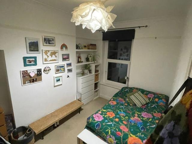 Room at Claude Road, Cardiff