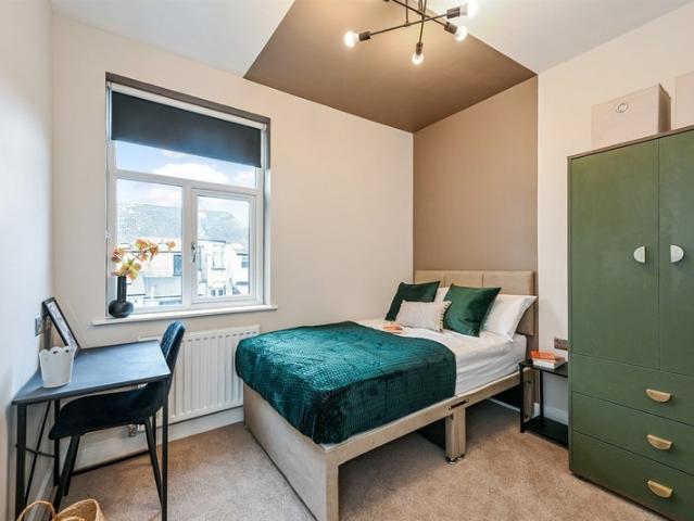 Room at Claude Road, Cardiff