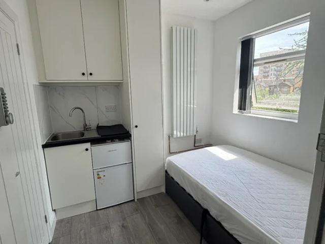 Room at Clayton Road, Greater London