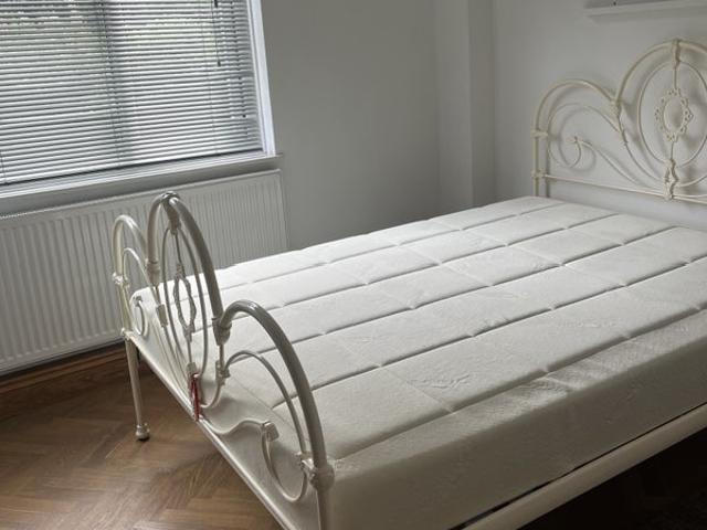 Room at Clayponds Gardens, Greater London