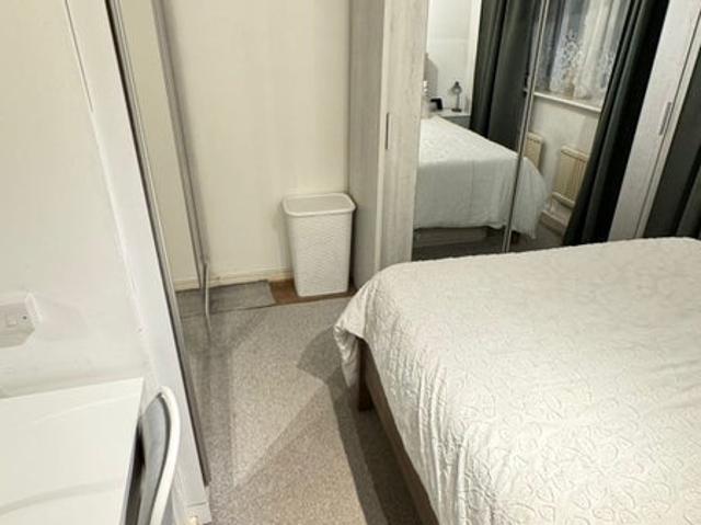 Room at Clements Road, Greater London