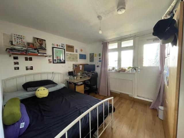 Room at Clements Road, Greater London