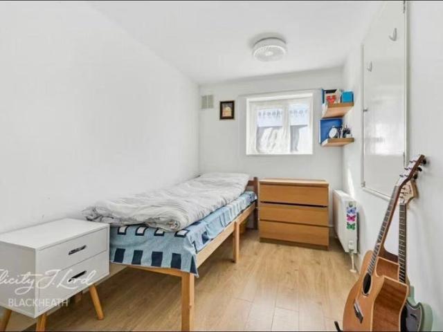 Room at Cleanthus Road, Greater London