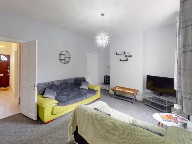 Room at Cleeveland Street, Cheltenham