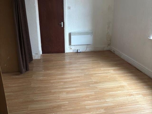 Room at Clevedon Road, Blackpool