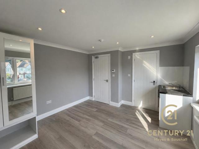 Room at Cleveley Crescent, Greater London