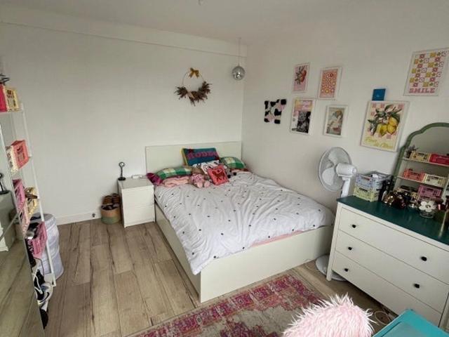 Room at Cleveleys Road, Greater London