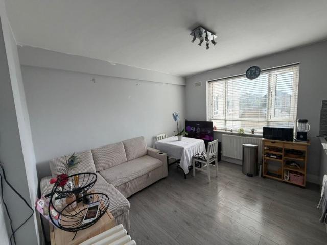 Room at Cleveleys Road, Greater London