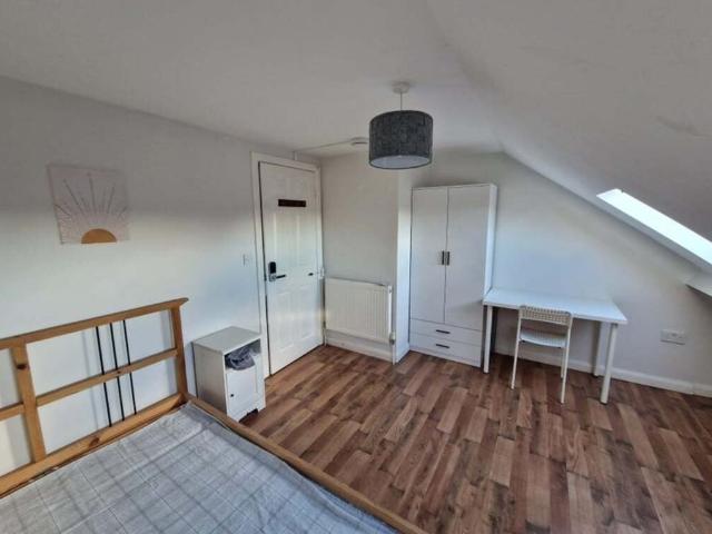 Room at Clinton Road, Greater London