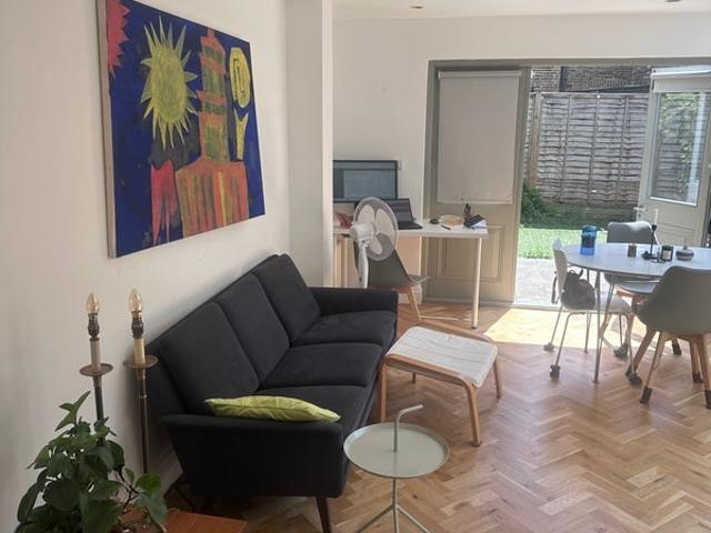 Room at Clifton Avenue, Greater London